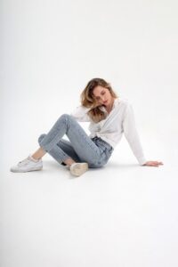 Mastering Model Poses - Artistic Hive